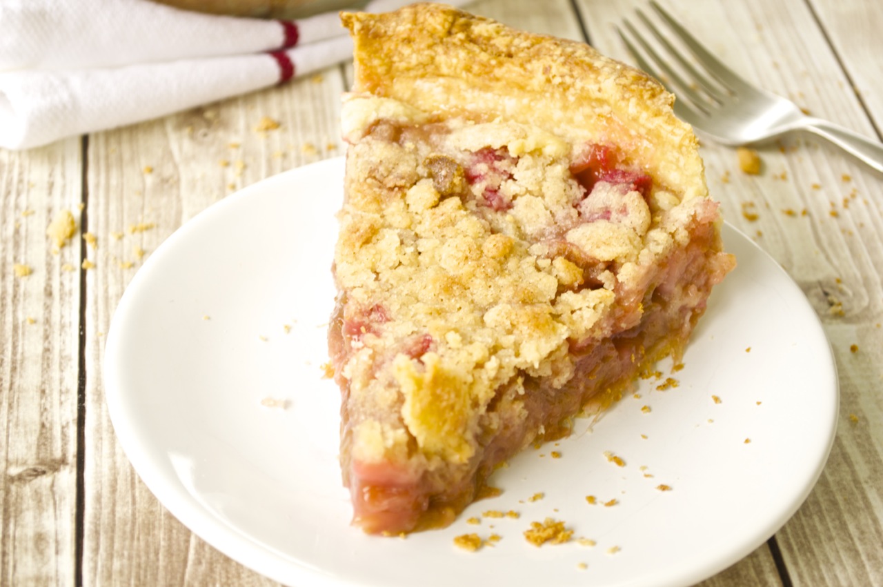 Rhubarb Pie - Fashionable Foods